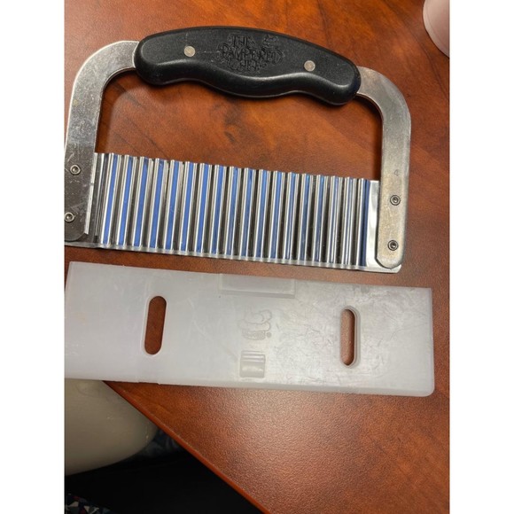 Kitchen | Pampered Chef Crinkle Cutter With Nylon Sheath | Poshmark